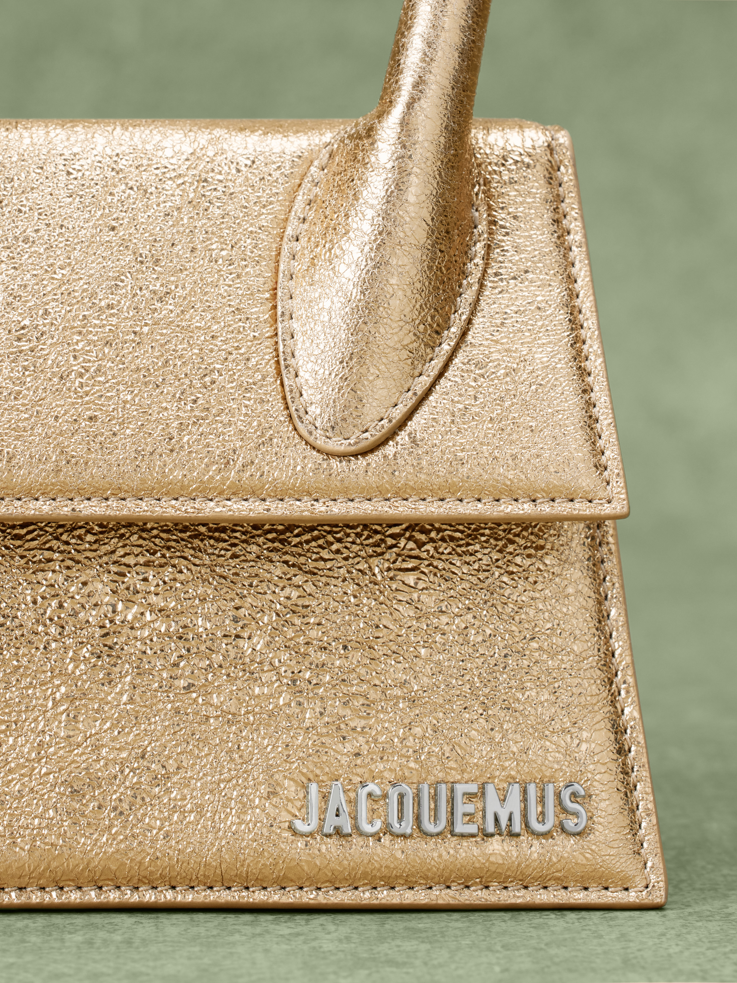 The medium Chiquito | Cross-body bags | JACQUEMUS KSA Official Website